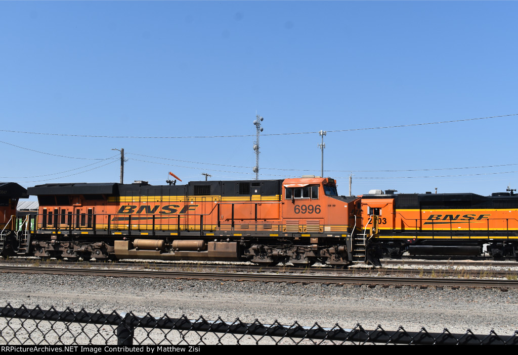 BNSF 6996